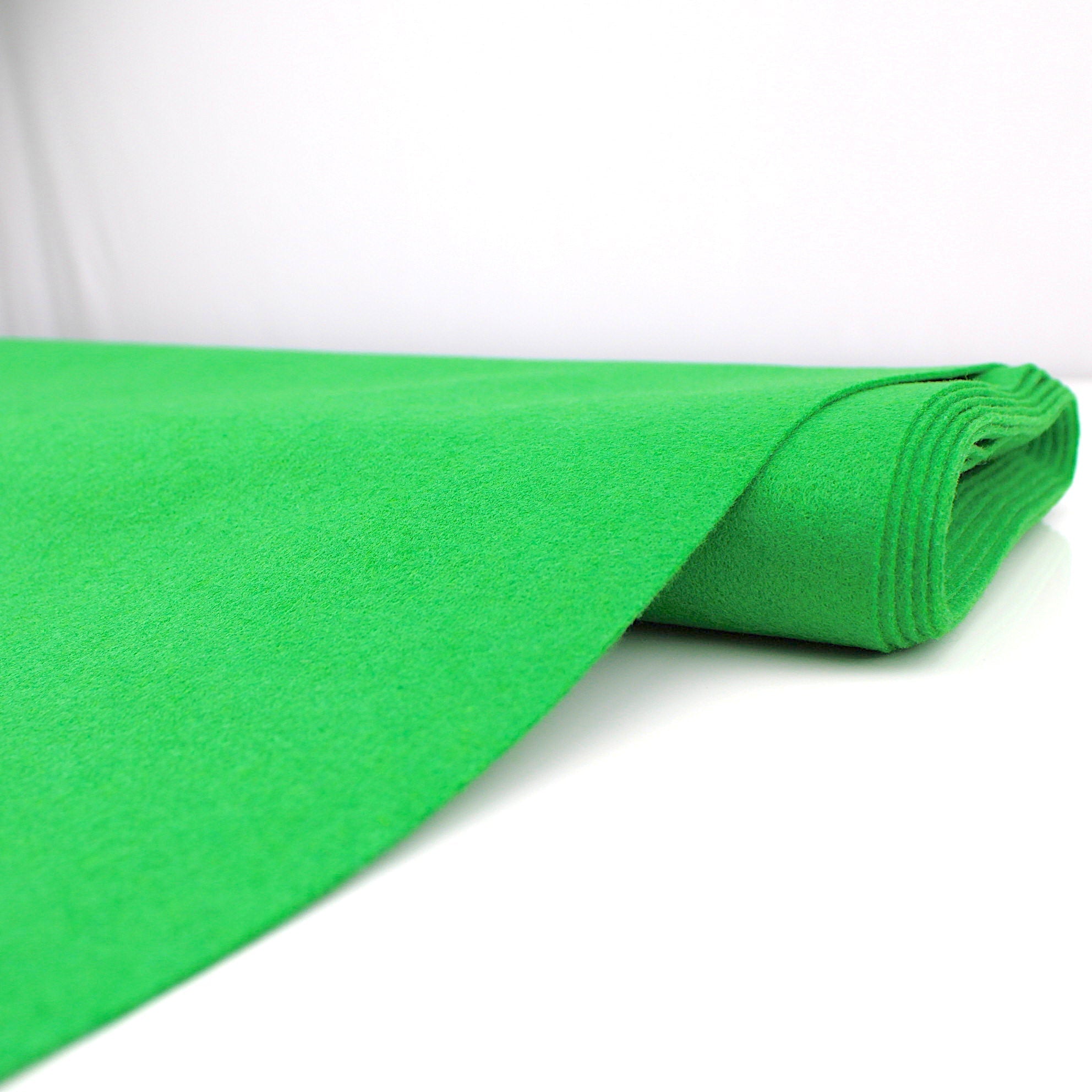 Oscar Wool Mix Felt Craft Fabric - Apple – Lullabee Fabrics