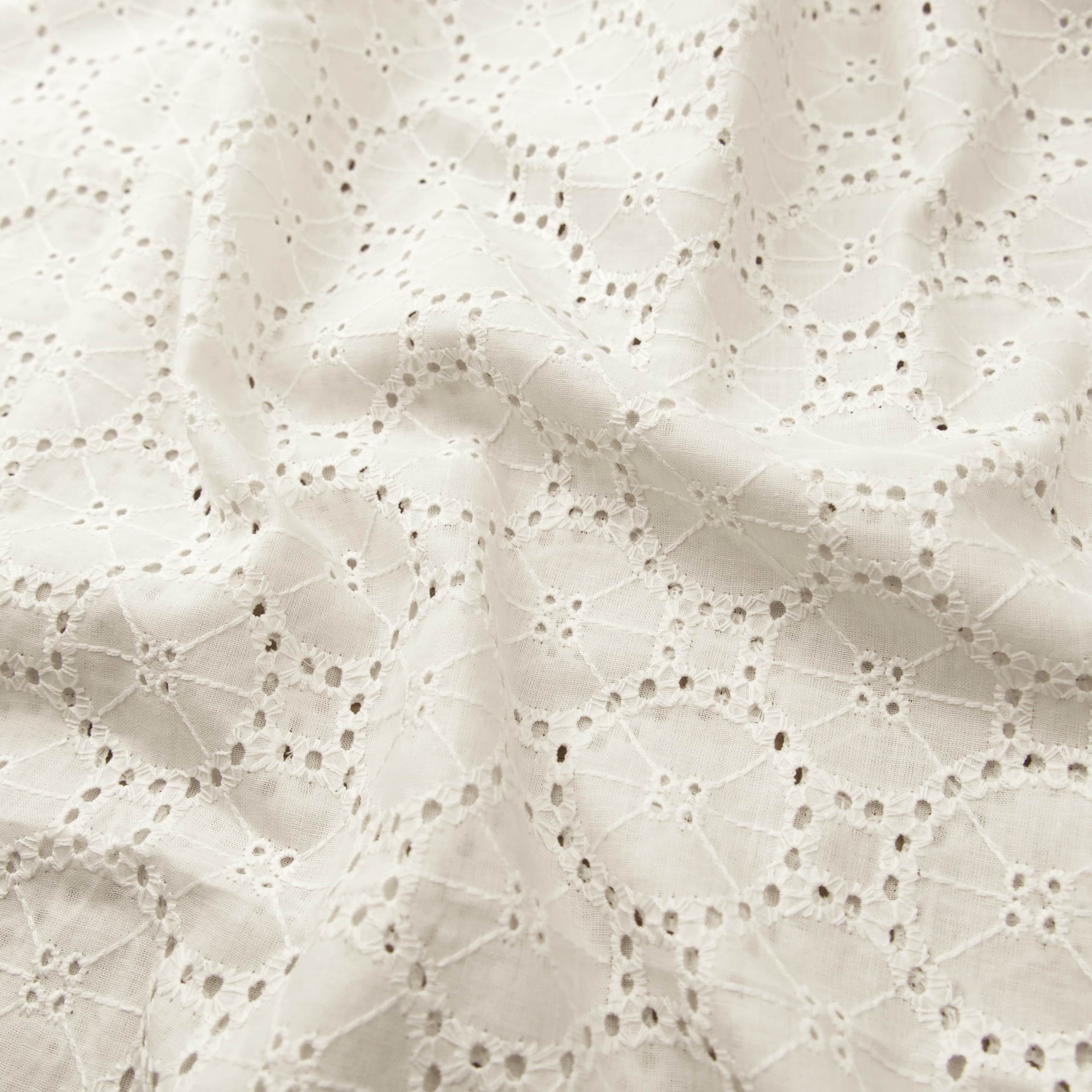 Ivory Broderie Anglaise Pure Cotton - Ferris Wheel – Lullabee Fabrics